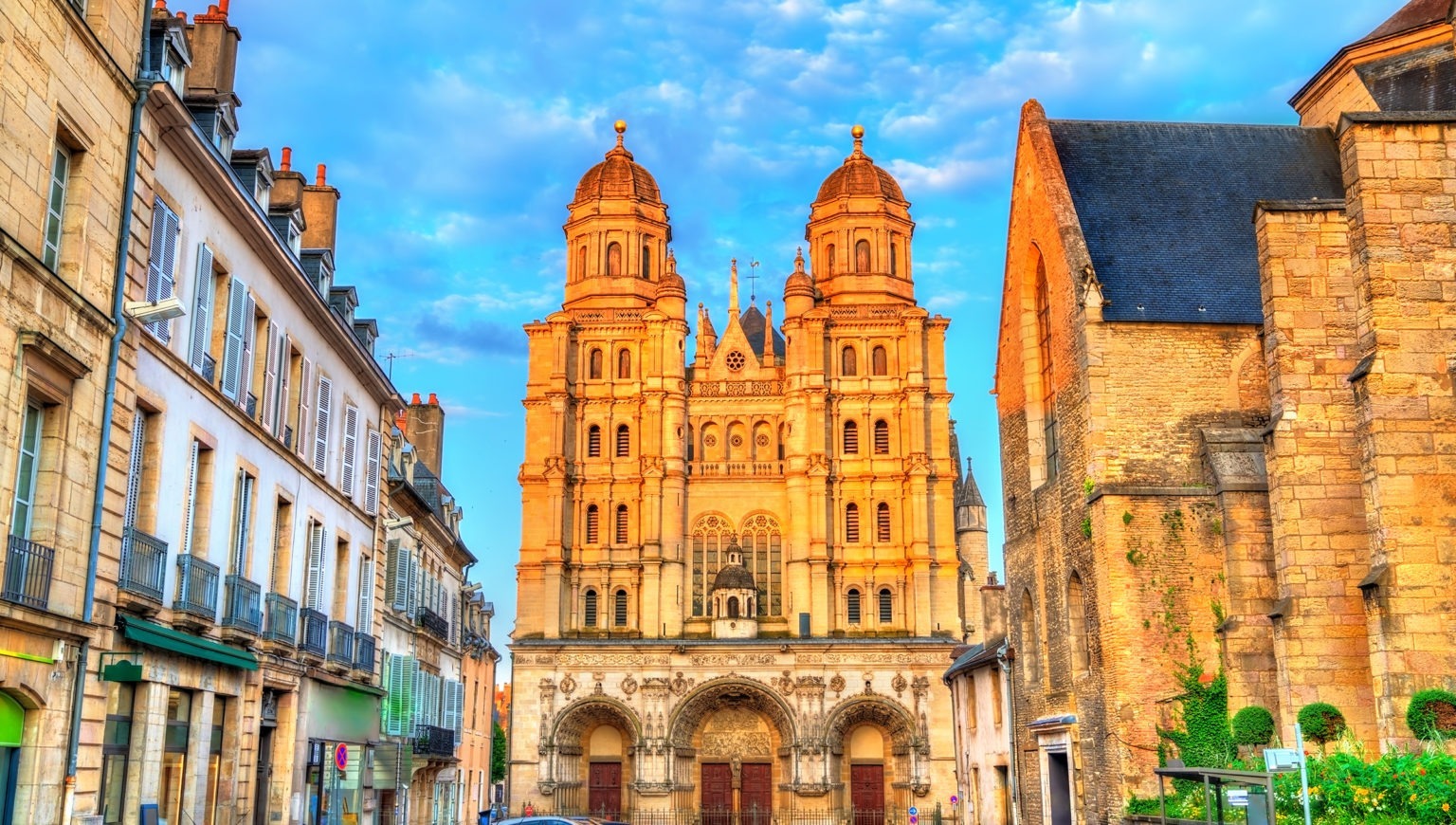 The Best of Beaujolais, Burgundy, and Champagne Vineyards - French Side ...